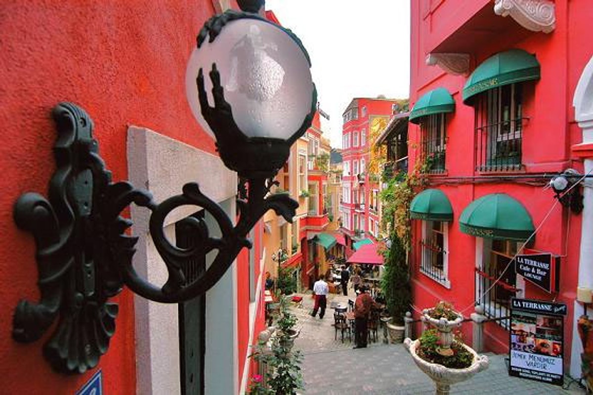 Beyoğlu'nda Mutlaka Görmeniz Gereken 10 Mekan - Onedio