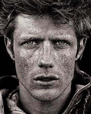 25 Reasons To Stick To A Man With Hooded Eyes - Onedio