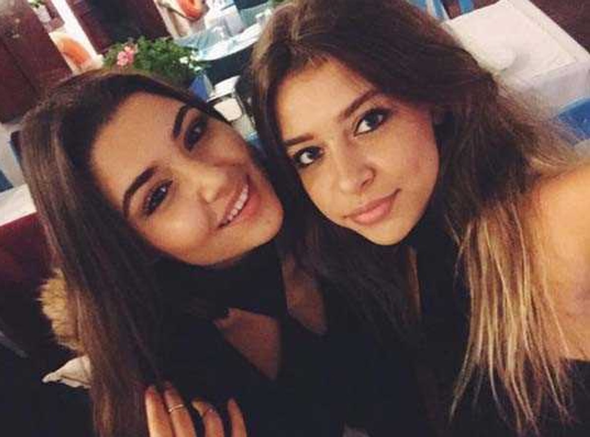 Hande Erçel ve Gamze Erçel'in Fotoğrafına "Güzellik de Bir Rızık ...