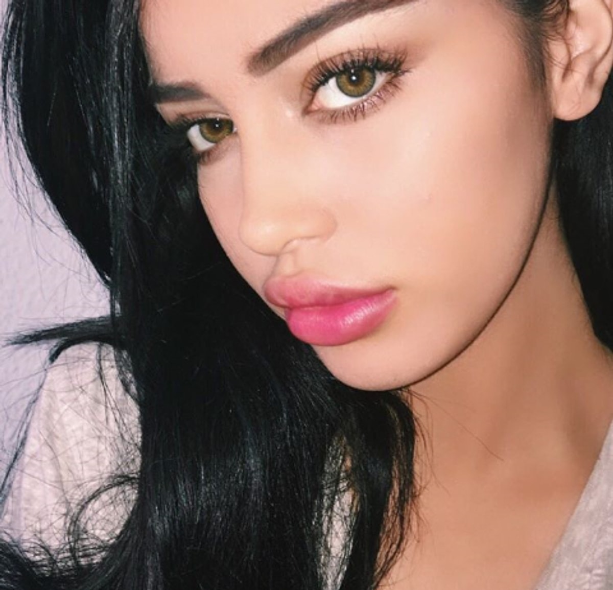 Everything Was A Lie: 15 Pictures Of Instagram Celebrities Before ...