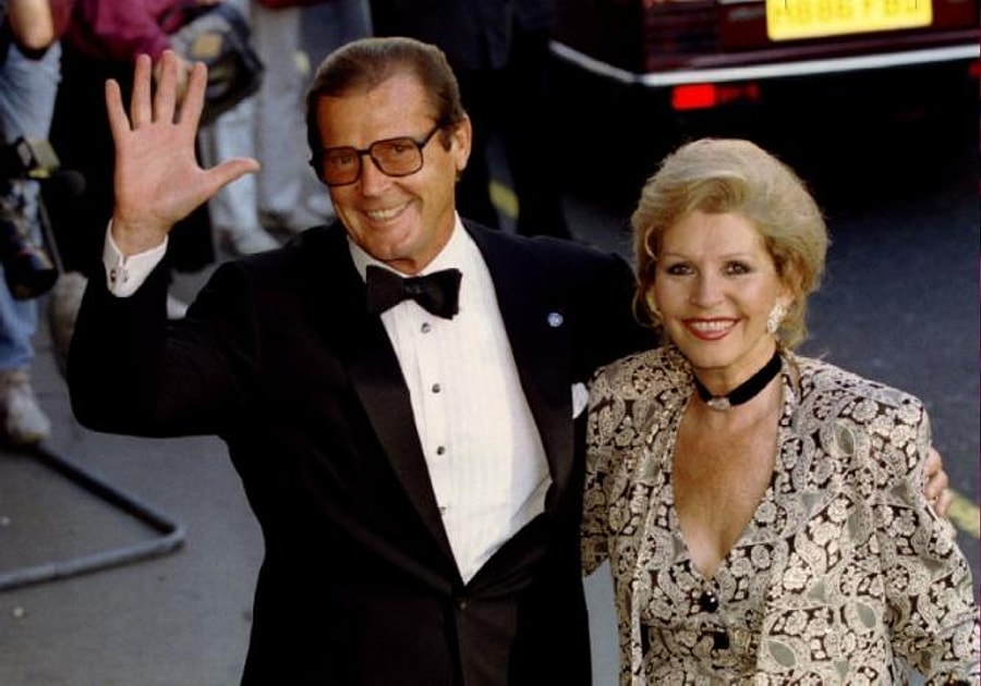 Bir Dönemin 'James Bond'u: Efsane Aktör Roger Moore Hayatını Kaybetti ...