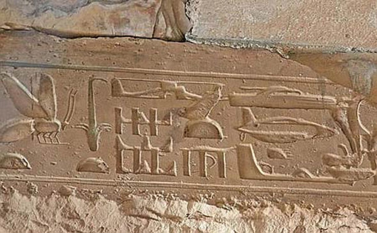 Hieroglyphs Of Helicopters And Submarines? Another Egyptian Mystery ...