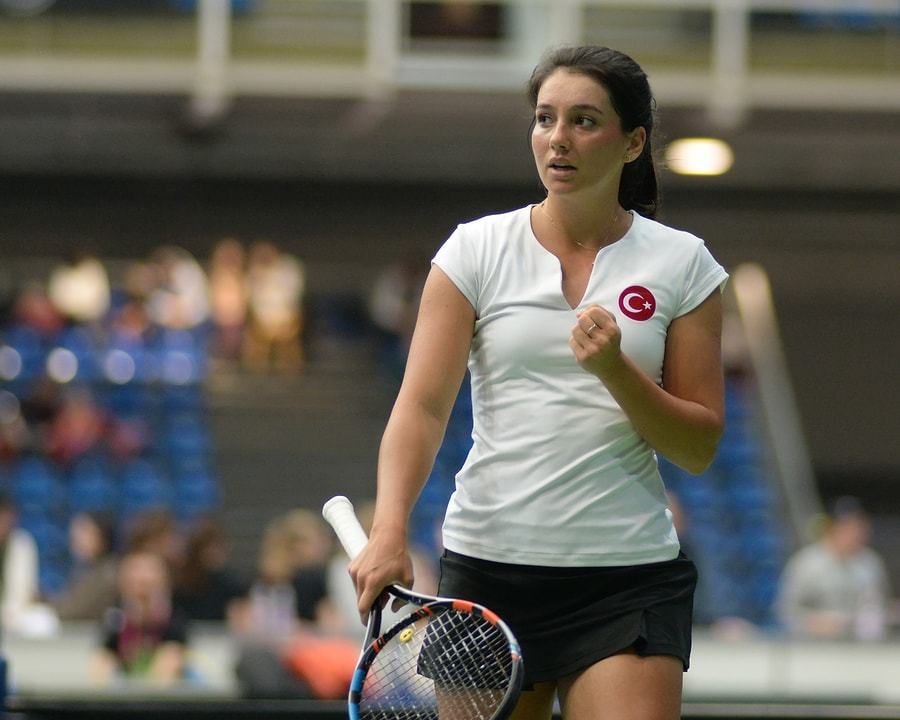 Hem Başarılı Hem Güzel! Tenis Kortlarında Göğsümüzü Kabartan Sporcu ...