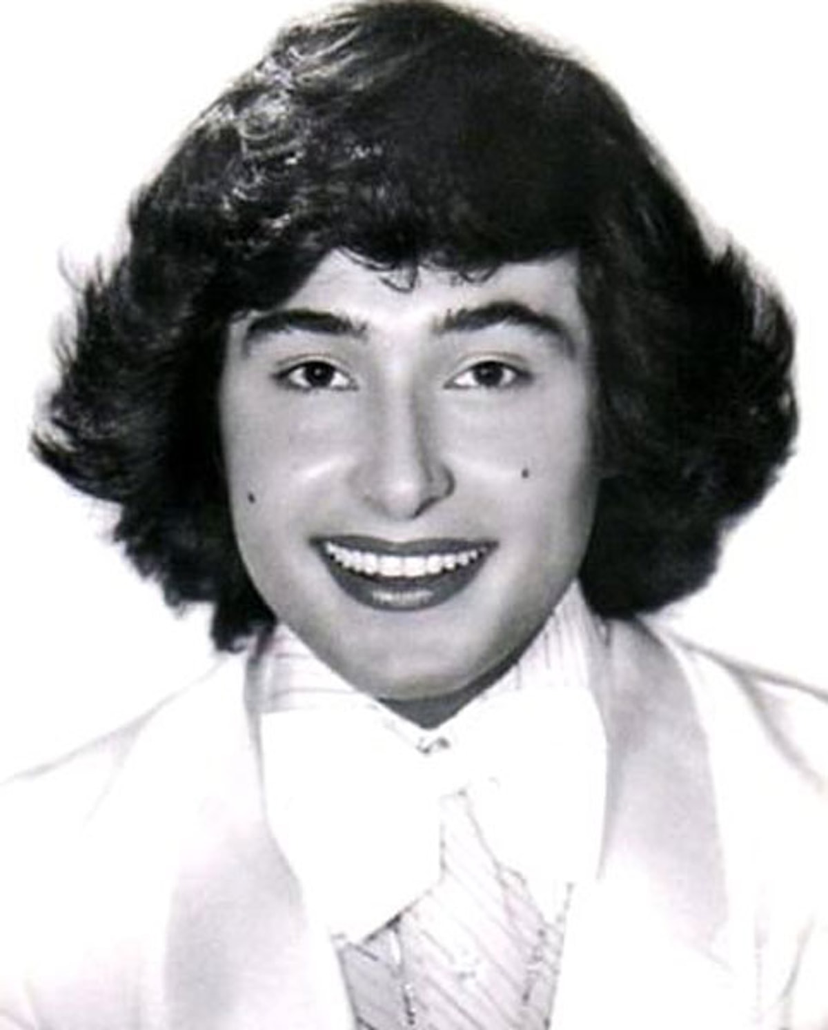 15 Maddede Bülent Erkoç’un Bülent Ersoy Olma ve Türkiye'nin Divasına ...