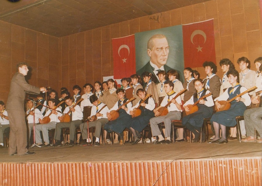 İlk Kez Göreceğiniz Fotoğraflarıyla İşte Genç Canan Kaftancıoğlu - Onedio