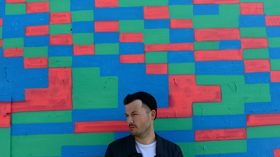 Barcelona Grubundan Brian Fennell'in Indie Solo Girişimi SYML - Onedio