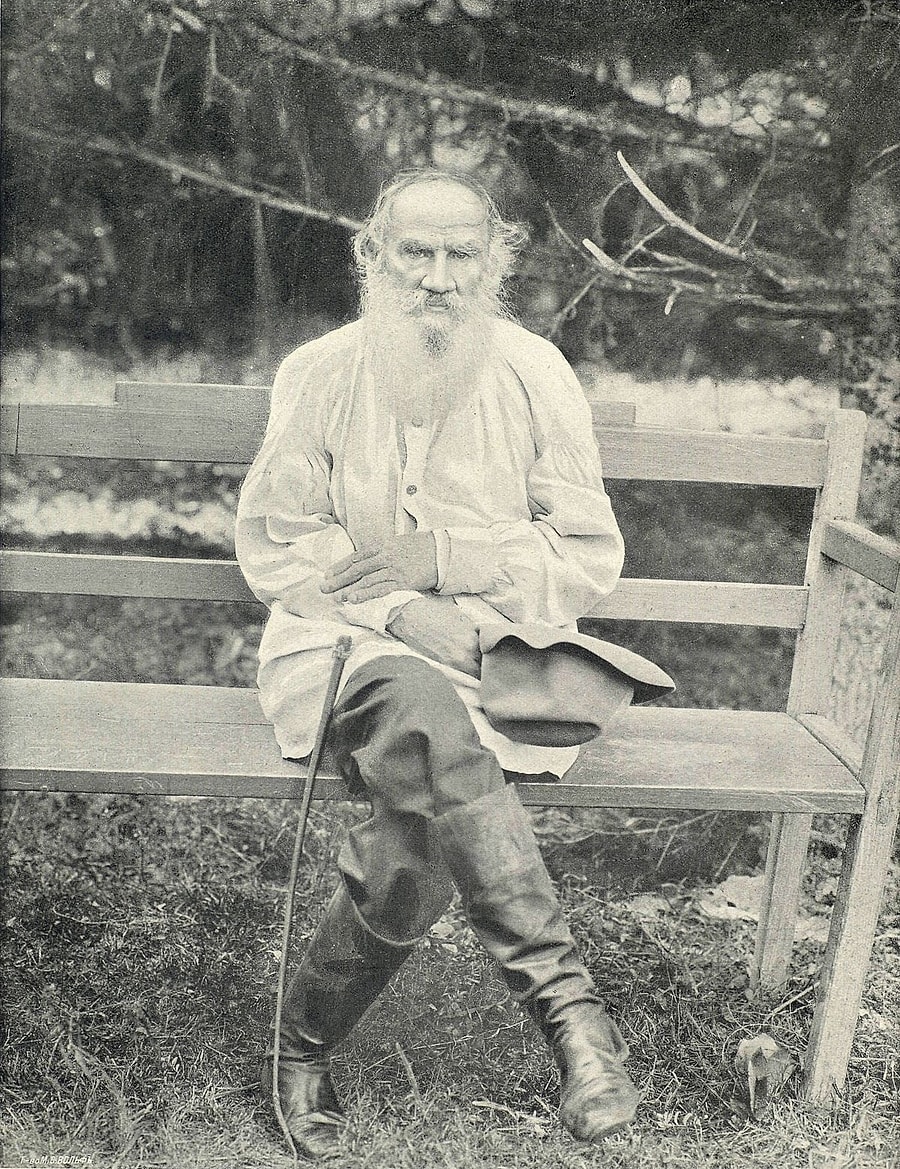 Lev Tolstoy Kimdir? Lev Tolstoy'un Hayatı, Ölümü ve Eserleri... - Onedio