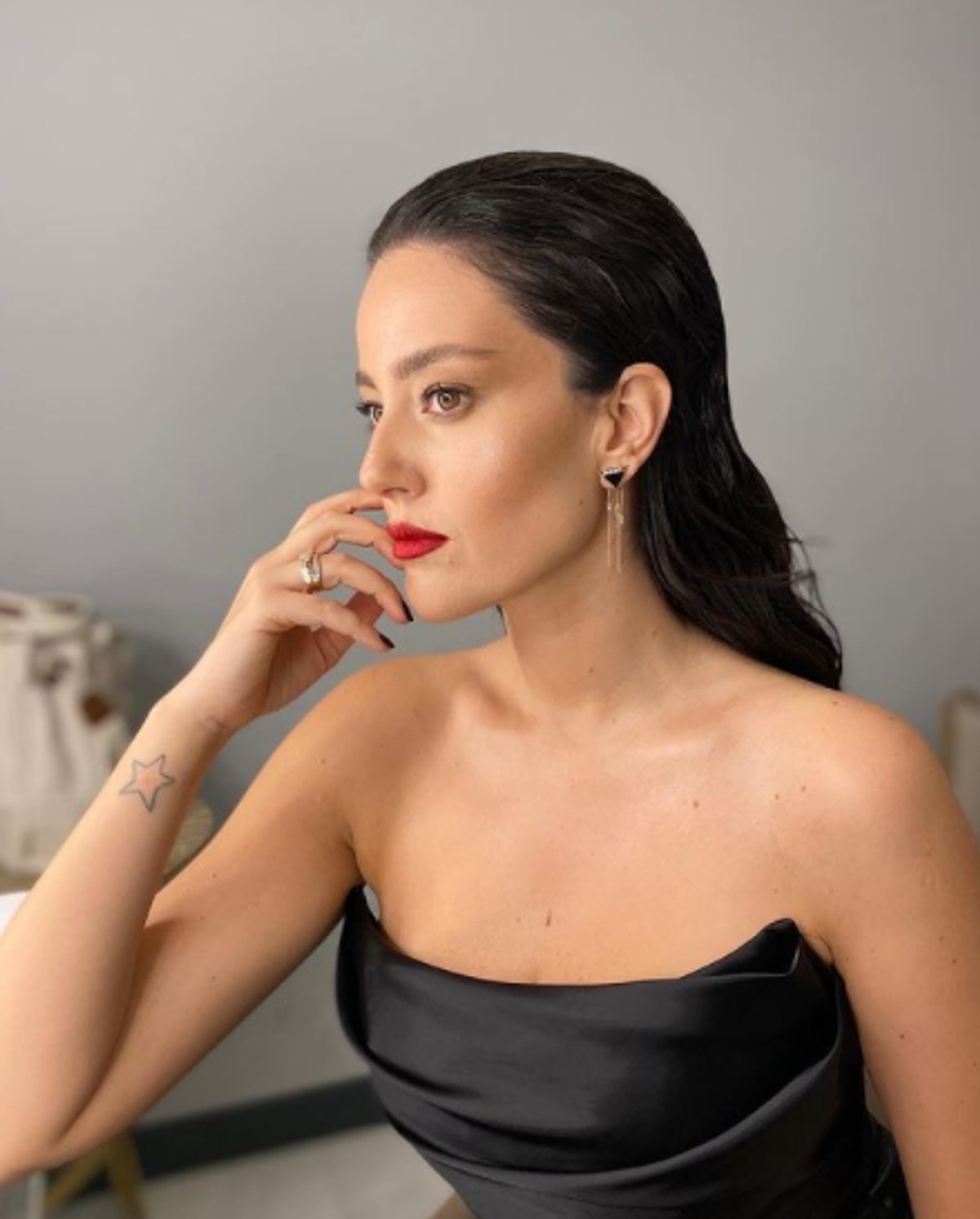 Pelin Akil Kimdir? Kaç Yaşında ve Aslen Nereli? - Onedio