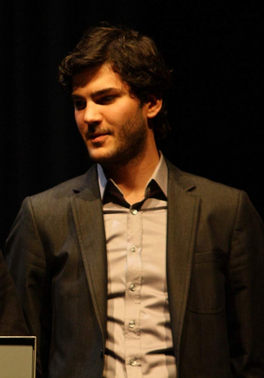 Emre Kavuk Kimdir? - Onedio