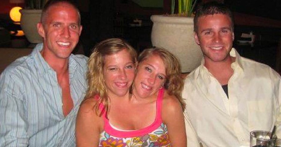 Conjoined Twins Abby & Brittany Hensel Now: Their Careers, Health ...