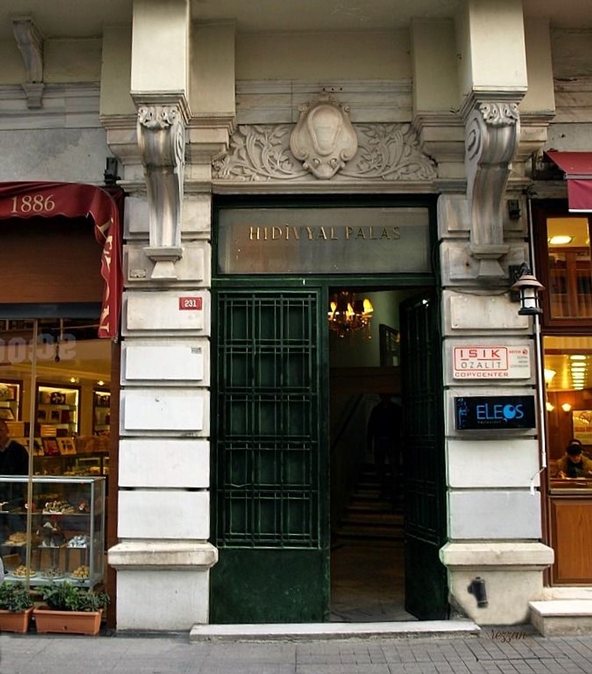 İstanbul'daki Tarihi Apartmanlar ve Hikayeleri - Onedio