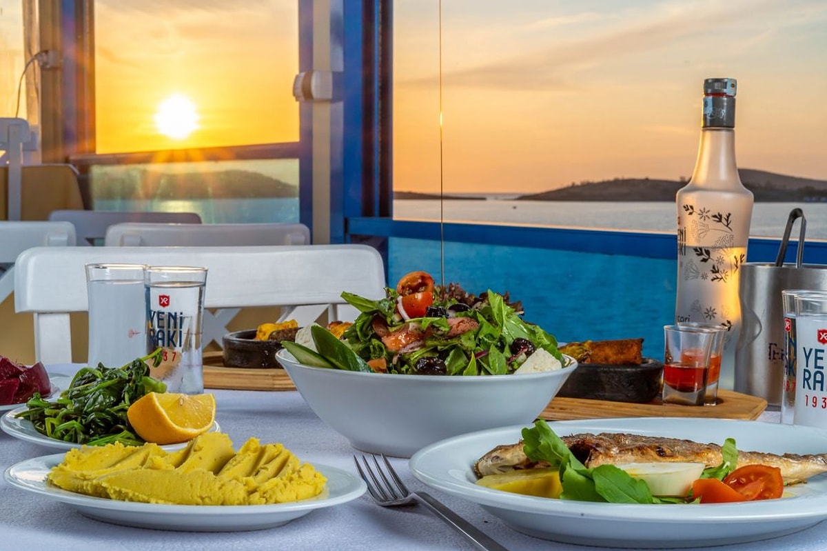 Foça'da Ne Yenir? En İyi Foça Restoranları Nerede? - Onedio