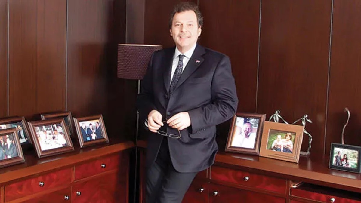 Cuneyd Zapsu AK Parti'den İstifa Etti mi? - Onedio