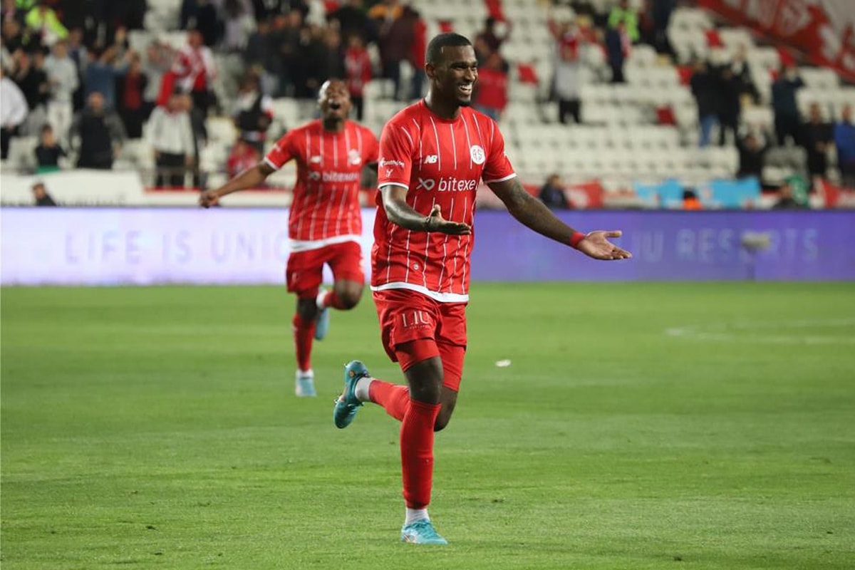 Haji Wright İstatistikleri - Onedio