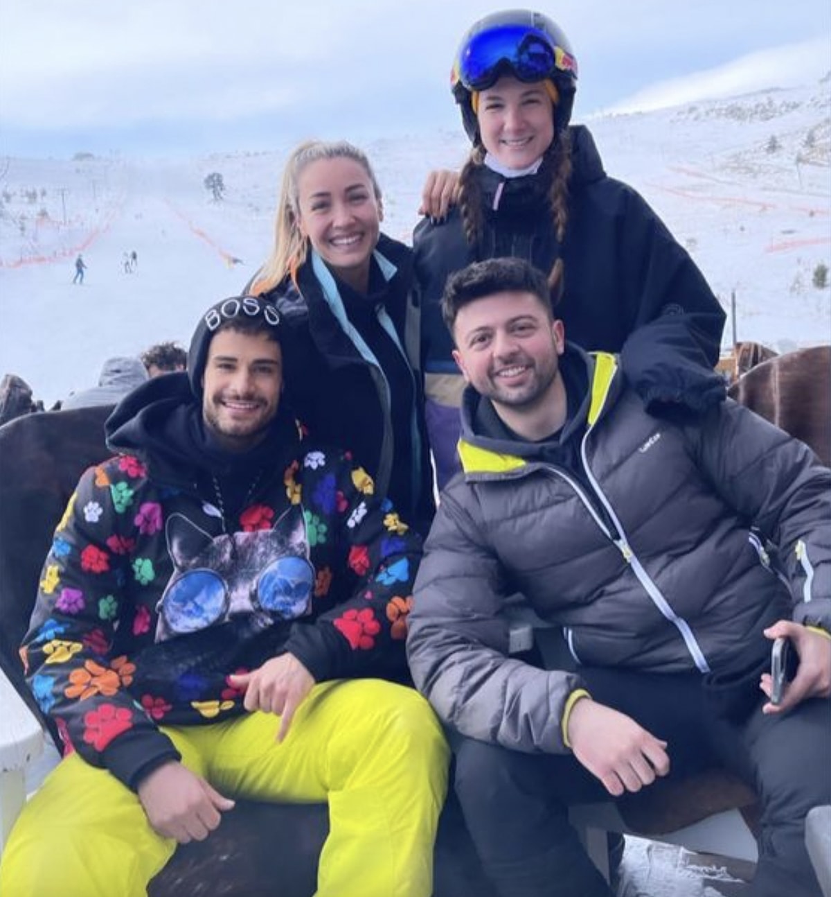 Yeni Aşk Alarmı! Survivor'da Yer Alan Nisa Bölükbaşı ile Batuhan ...