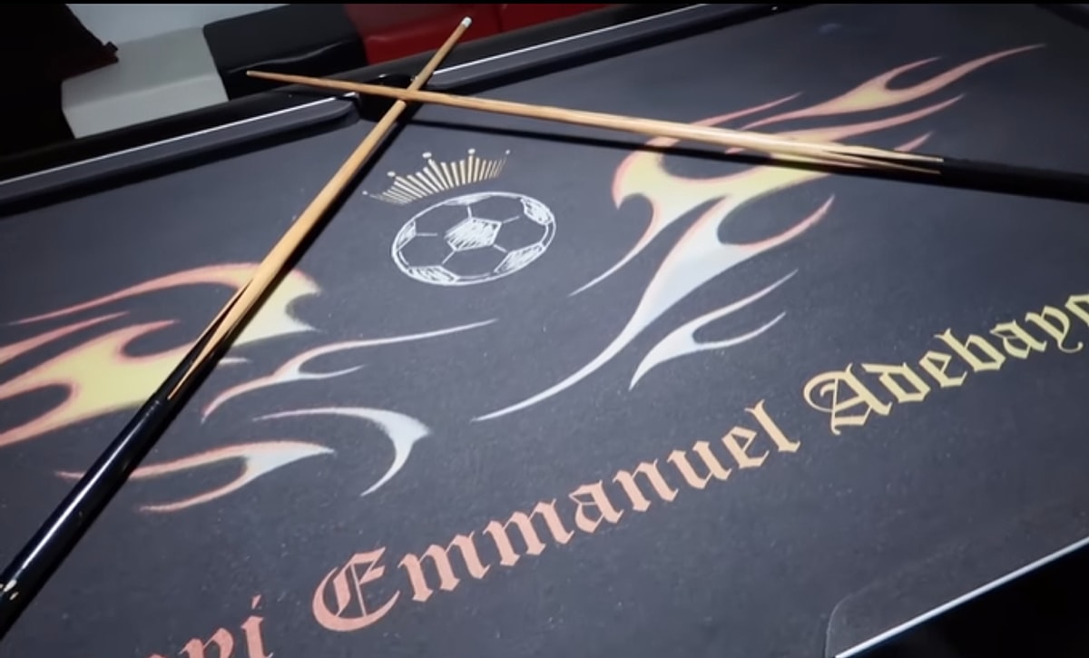 Emmanuel Adebayor'un Evi ve Araba Koleksiyonu - Onedio