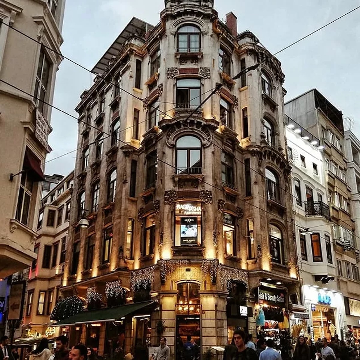 A Glimpse into Istanbul's Past: 18 Must-Visit Iconic Apartments - Onedio