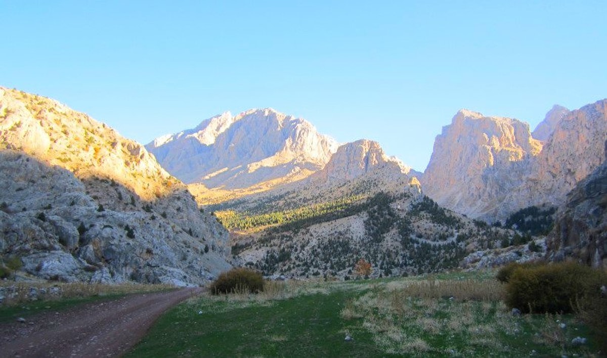 Trekking Through the Taurus Mountains: A Hiker's Paradise