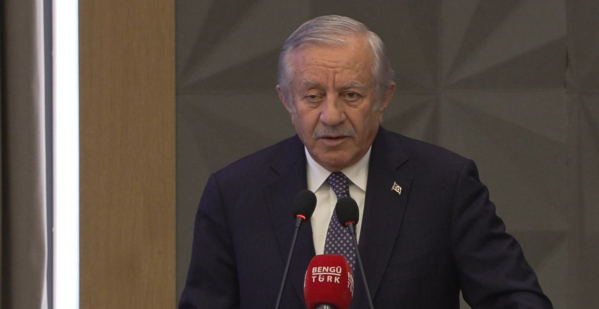 MHP'li Celal Adan'dan 'AYM Kapatılsın' Çıkışı - Onedio