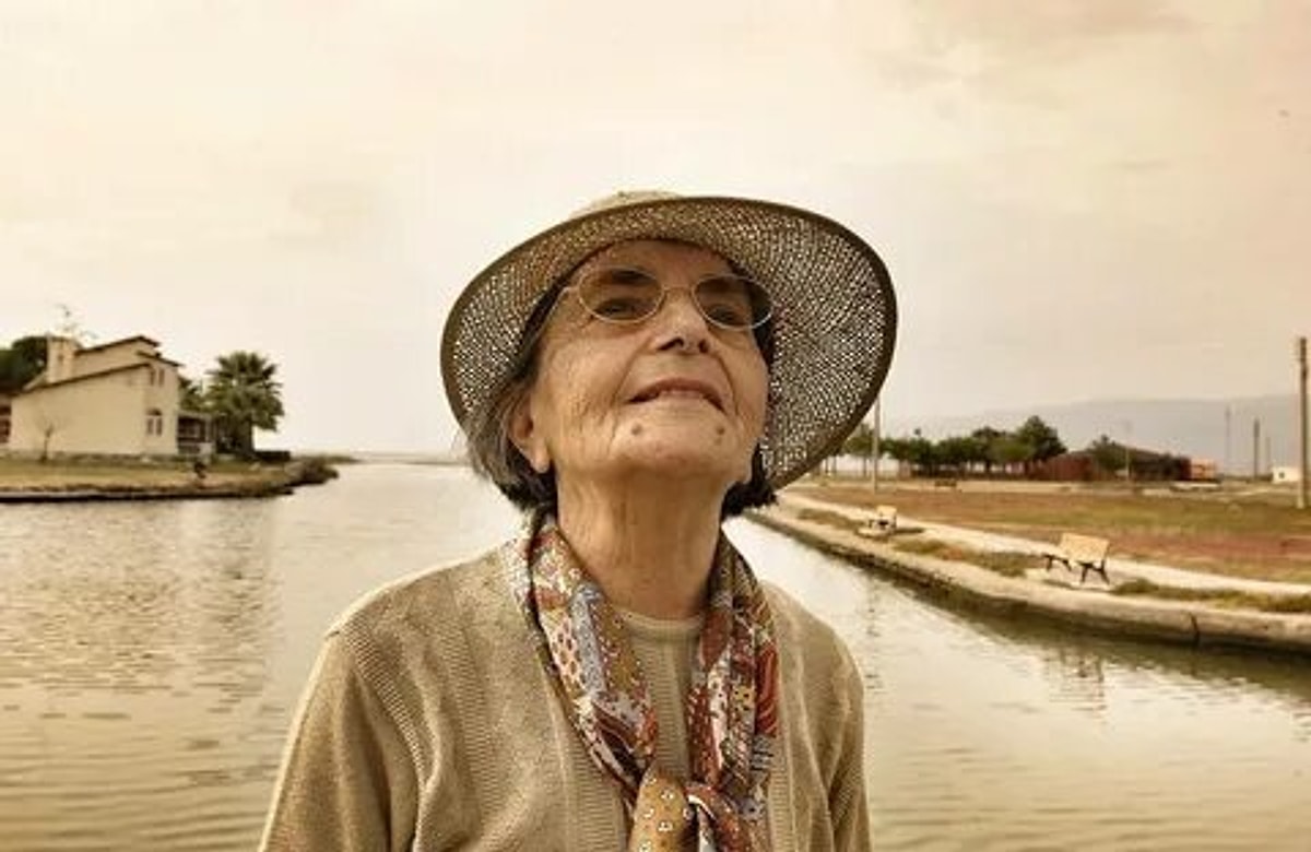 Verses of Anatolia: The Lyrical Journey of Iconic Turkish Poets - Onedio