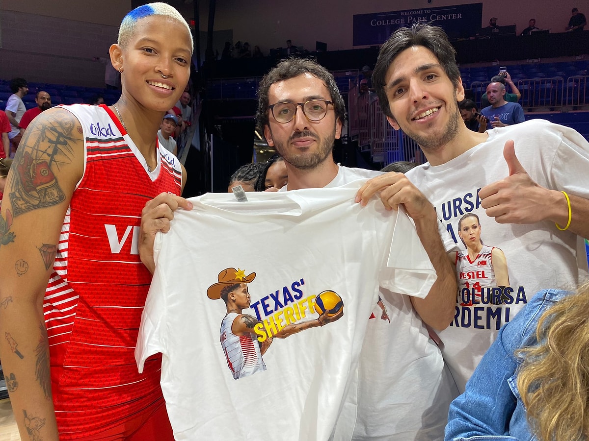 Eda Erdem, Melissa Vargas ve Gizem Örge'ye Özel Tişört Bastıran Taraftarlar Gününüzü ...