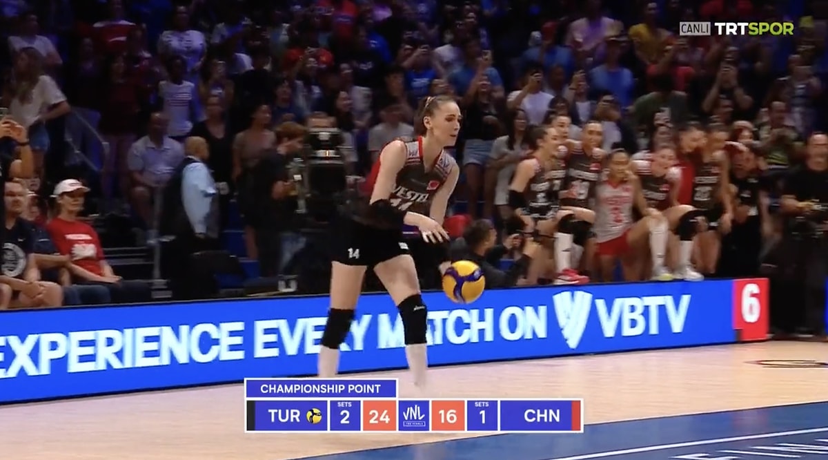 Çok Büyüksün Kaptan: Eda Erdem Şampiyonluk Servisini Kullanırken ...