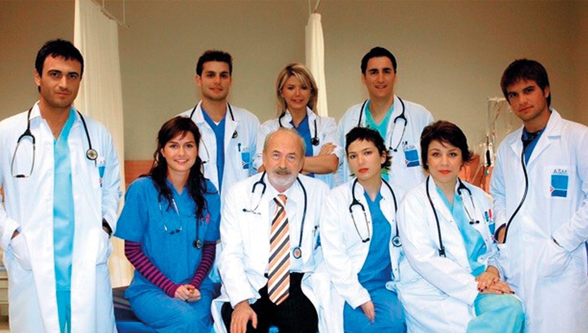 Doktorlar'ın Levent'i Kutsi'den Yıllar Sonra Gelen Sahne İtirafı! - Onedio