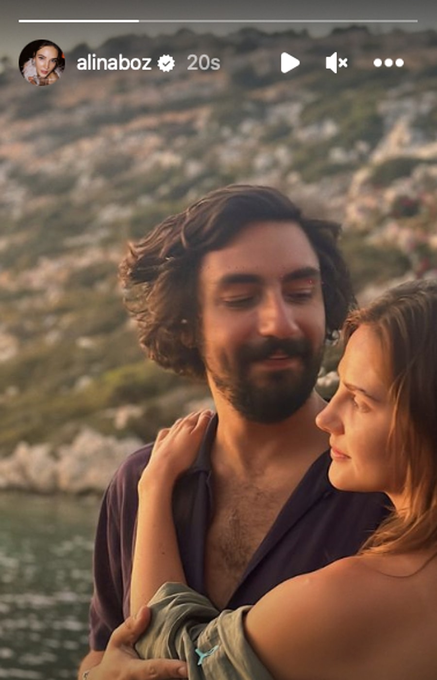 Ünlülerin 3 Ağustos Instagram Fotoğraf Paylaşımı - Onedio