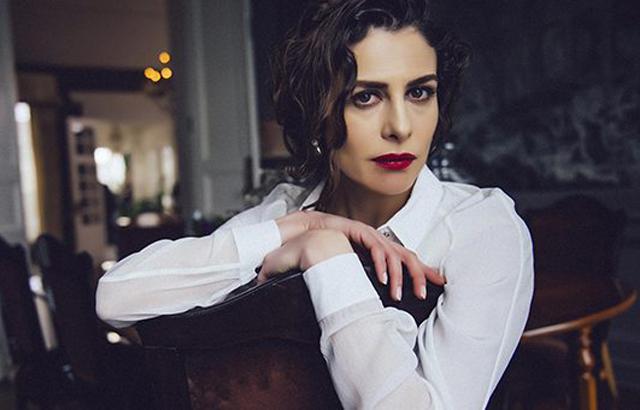 Ebru Özkan: The Luminary of Turkish Television - Onedio