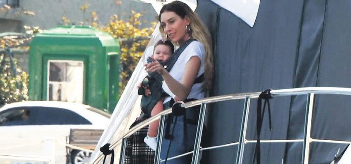 Aurasıyla Gerçek Bir Aslan Burcu Kadını Olan Sinem Kobal'ın Mütevazı ...