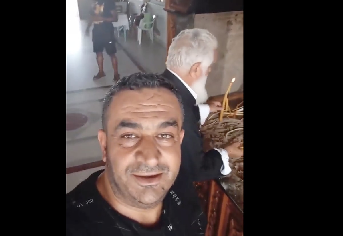 Görüntüler KKTC'de Gündem Oldu: Kilisede Papaza Sözlü Taciz - Onedio