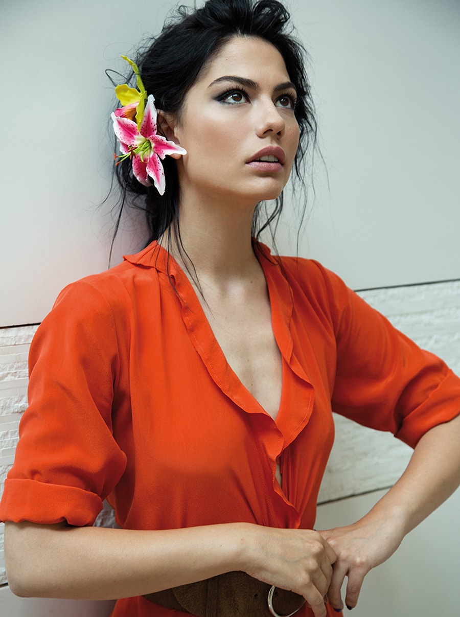 Top 10 Wealthiest Turkish Actresses: Glamour and Success - Onedio