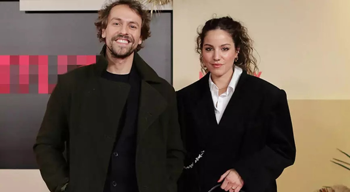 Metin Akdülger'in Sevgilisi Cansu Akın'a Adeta Aşkını Haykırdığı Paylaşımı Kalpleri Eritti! - Onedio