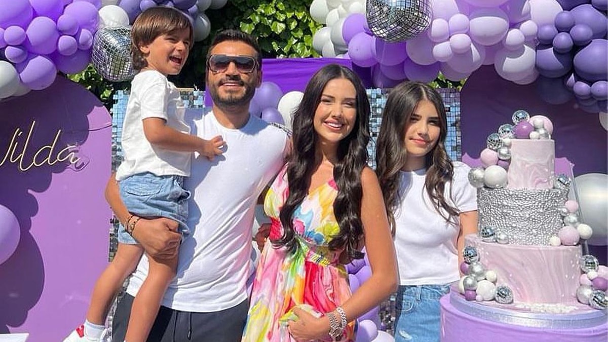 Tahliye Olduğu Günden Videolarını Paylaşan Dilan Polat'ın Nilda ve Milan Efe'yle Kavuştuğu Anlar ...