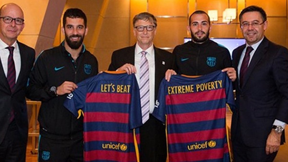 Arda Turan, Bill Gates ile Çektirdiği Efsane Fotoğrafta Parasını Elden ...