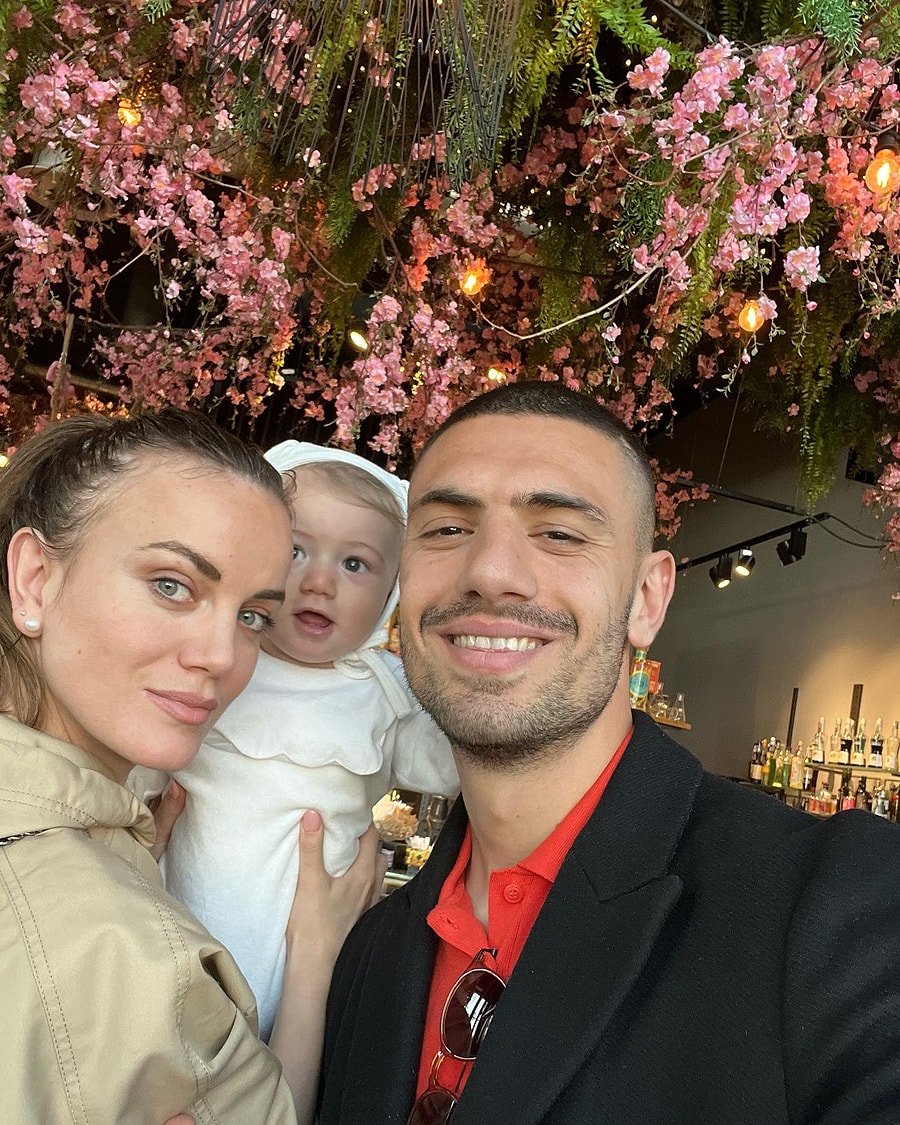 Merih Demiral'ın Eşi Heidi, Türkiye'ye Gelerek Aile Büyüklerini Ziyaret ...