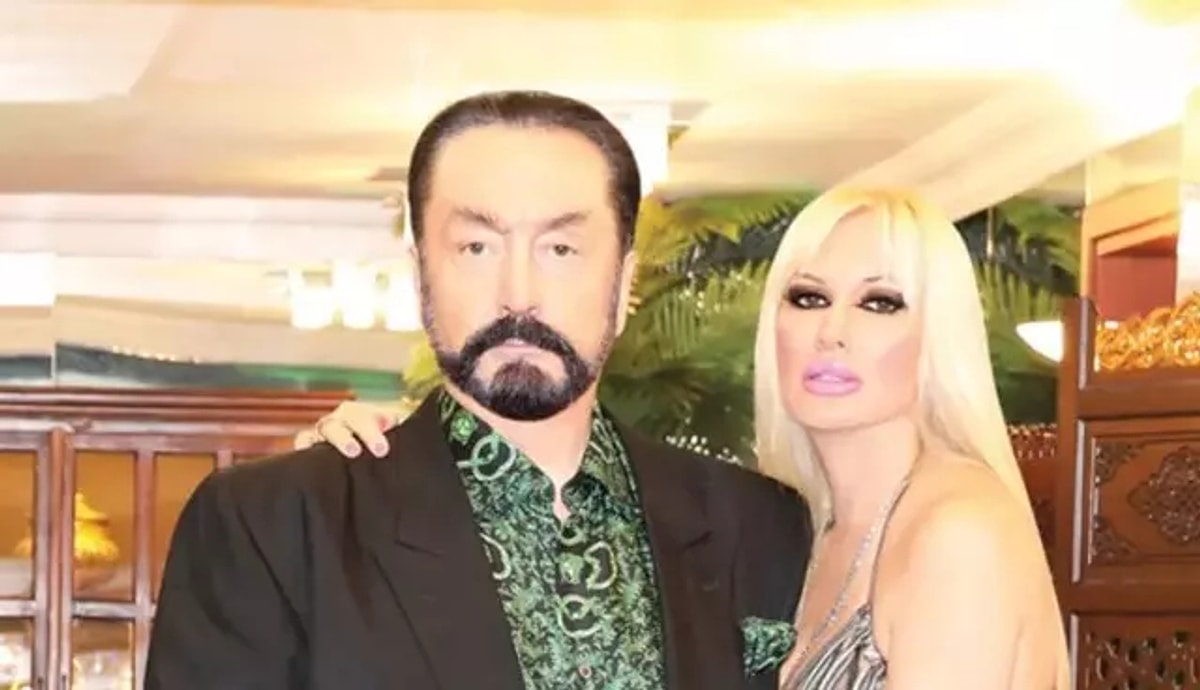 Adnan Oktar Cezaevinde de Rahat Durmadı: 'Büyük Aşklar Böyle Başlar' - Onedio