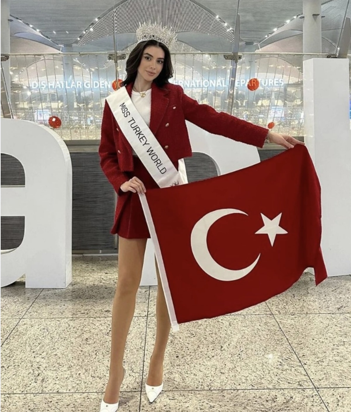 Miss Türkiye 2022 Güzeli Nursena Say Miss World Güzellik Yarışması ...