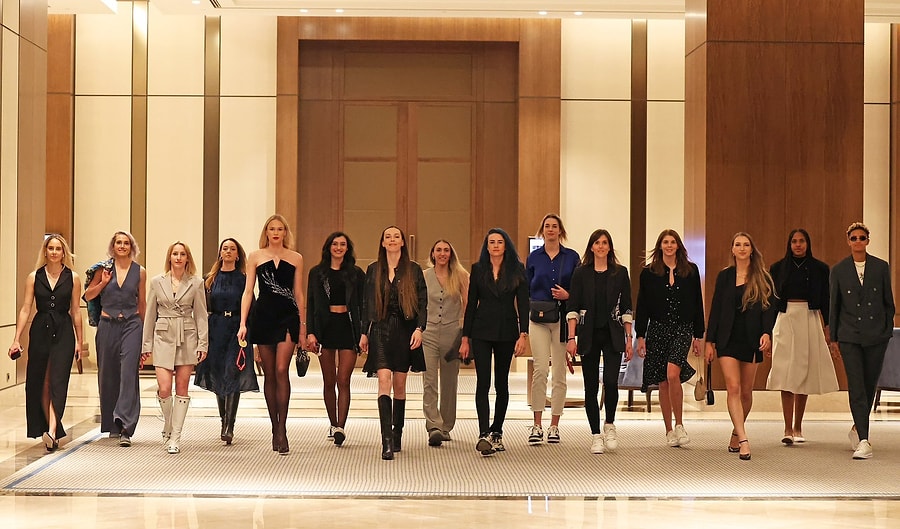 Fenerbahçeli Kadın Voleybolcuların Şampiyonluk Yemeğindeki Kombinlerine ...