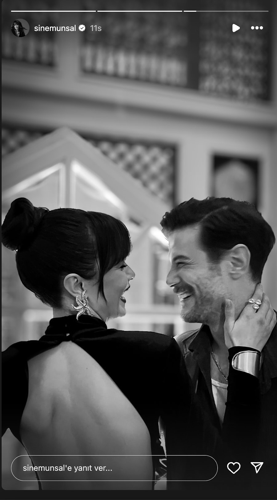 Sinem Ünsal 40 Yaşına Giren Sevgilisi Berk Cankat'ın Doğum Gününü ...