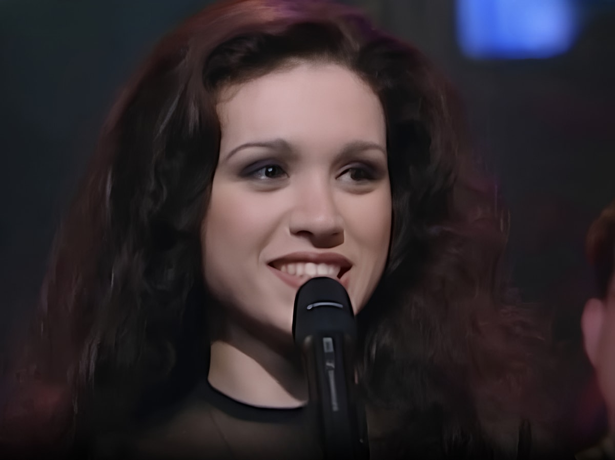 27 Sene Önce Eurovision'da Dinle Şarkısıyla Ülkemize Üçüncülüğü ...