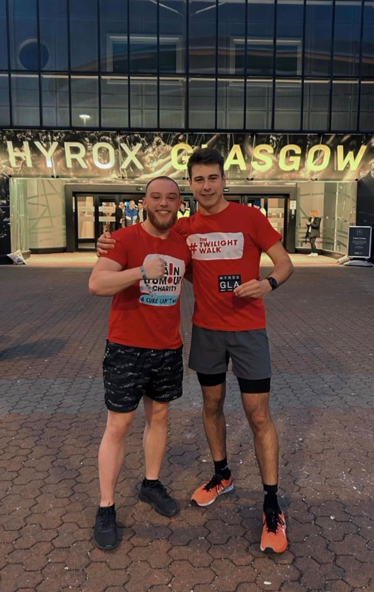 Tümör Yüzünden Sağ Tarafı Felç Kaldı! - Onedio