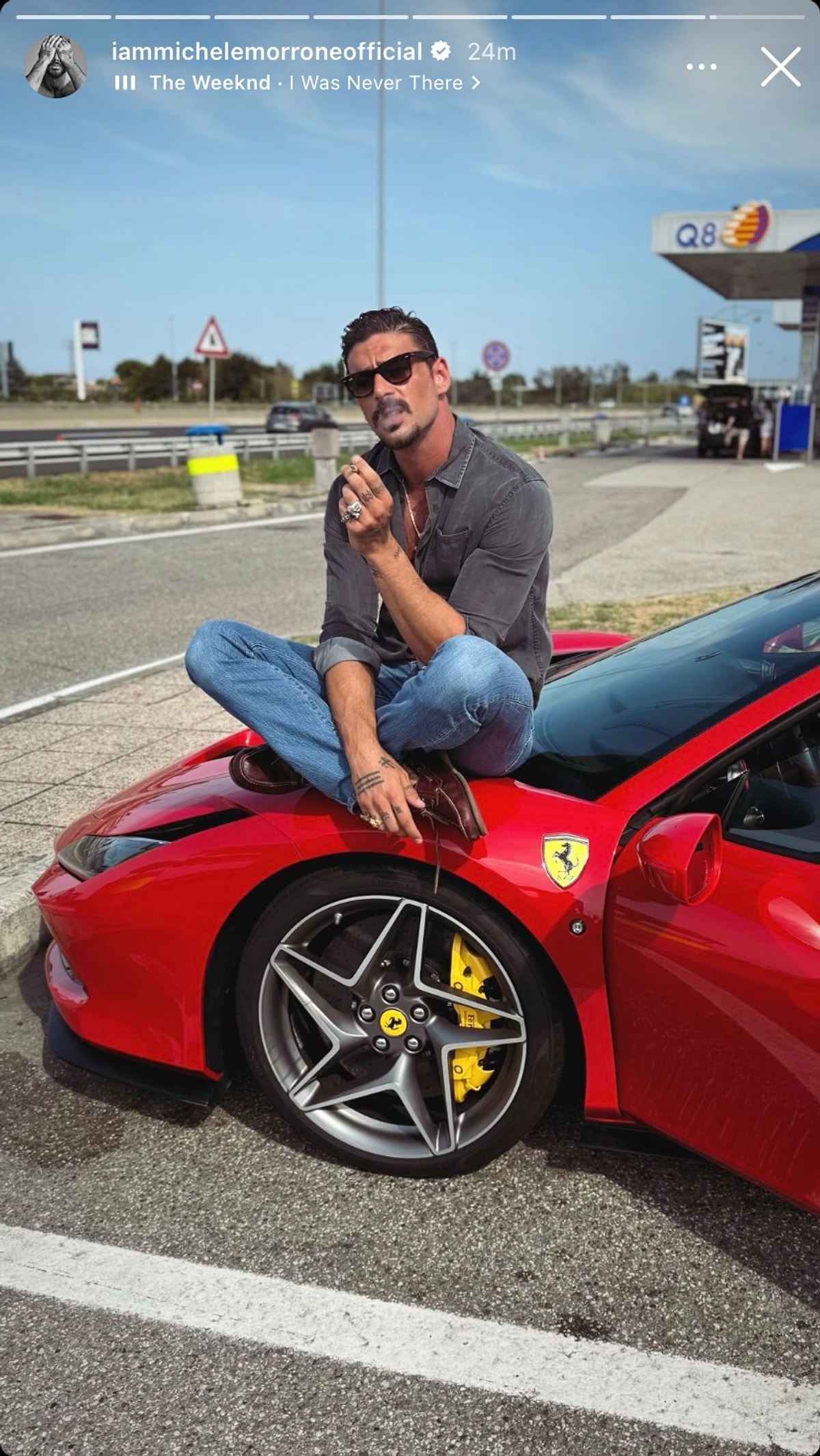 Arabasının Üstüne Oturan Morrone'dan Köpek Gezdiren Emrata'ya 16 ...