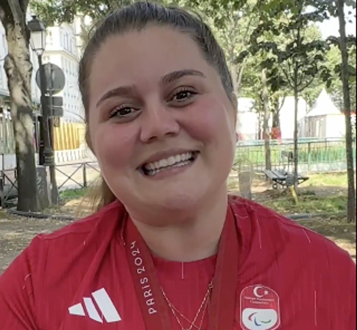 İyi ki Varsın! Olimpiyat Şampiyonu Öznur Cüre Girdi'nin Göz Yaşartan ...