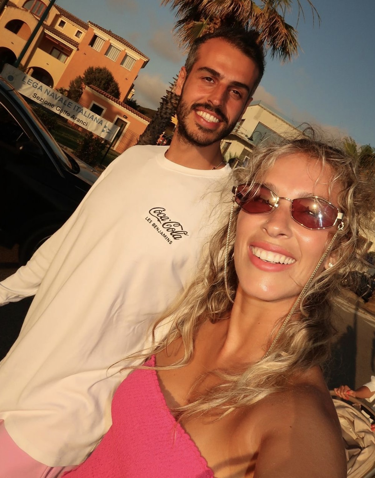 Resmen Rezil Oldu: Kocası Paylaşsın Diye Hazırladığı Hikayeyi Kendisi ...