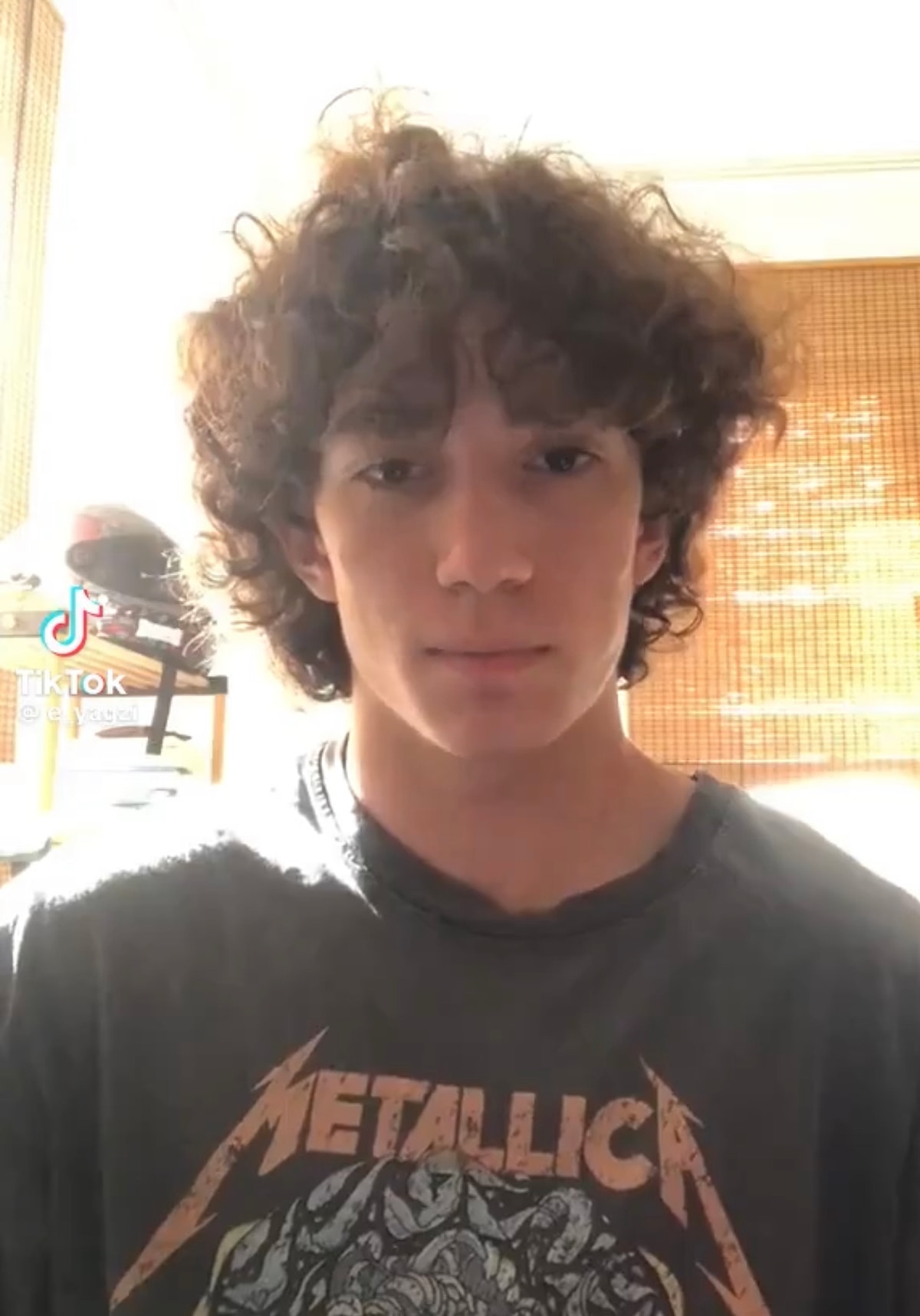 Semih Çelik’e Benzetilerek Kötü Yorumların Kurbanı Olan Genç İsyan Etti ...