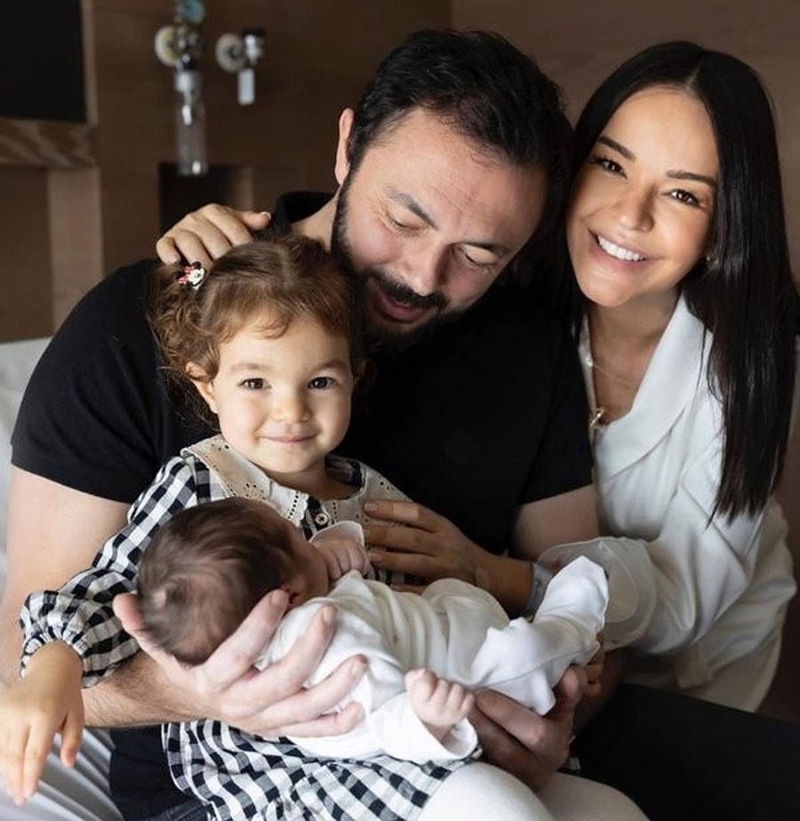 6 Yıllık Birlikteliklerini Tek Celsede Bitiren Bengü ve Selim Selimoğlu ...