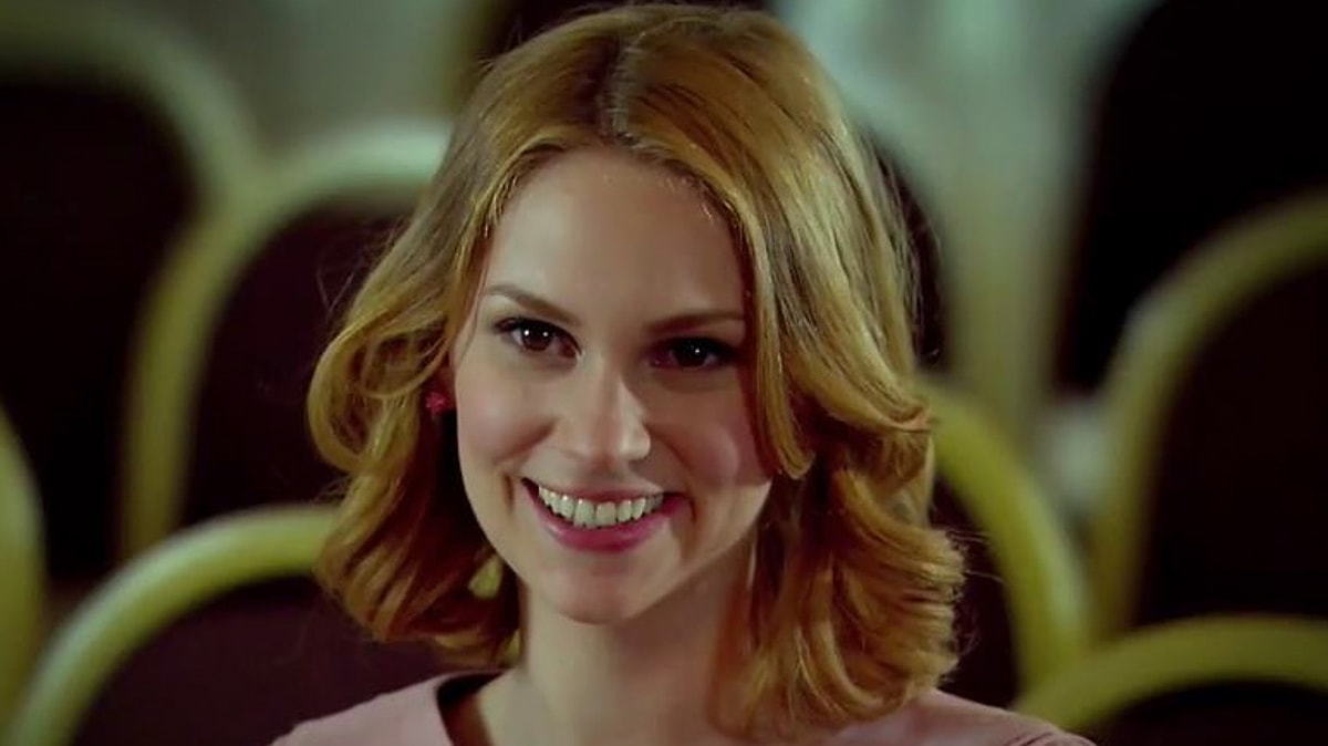 Farah Zeynep Abdullah ve Serhat Karagöz Öyle Bir Geçer Zaman ki'deki ...