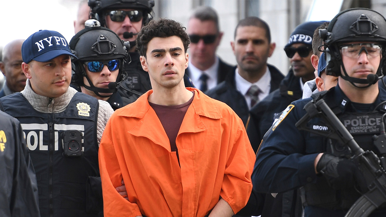 UnitedHealthCare CEO Murder Suspect Luigi Mangione Appears in Court ...