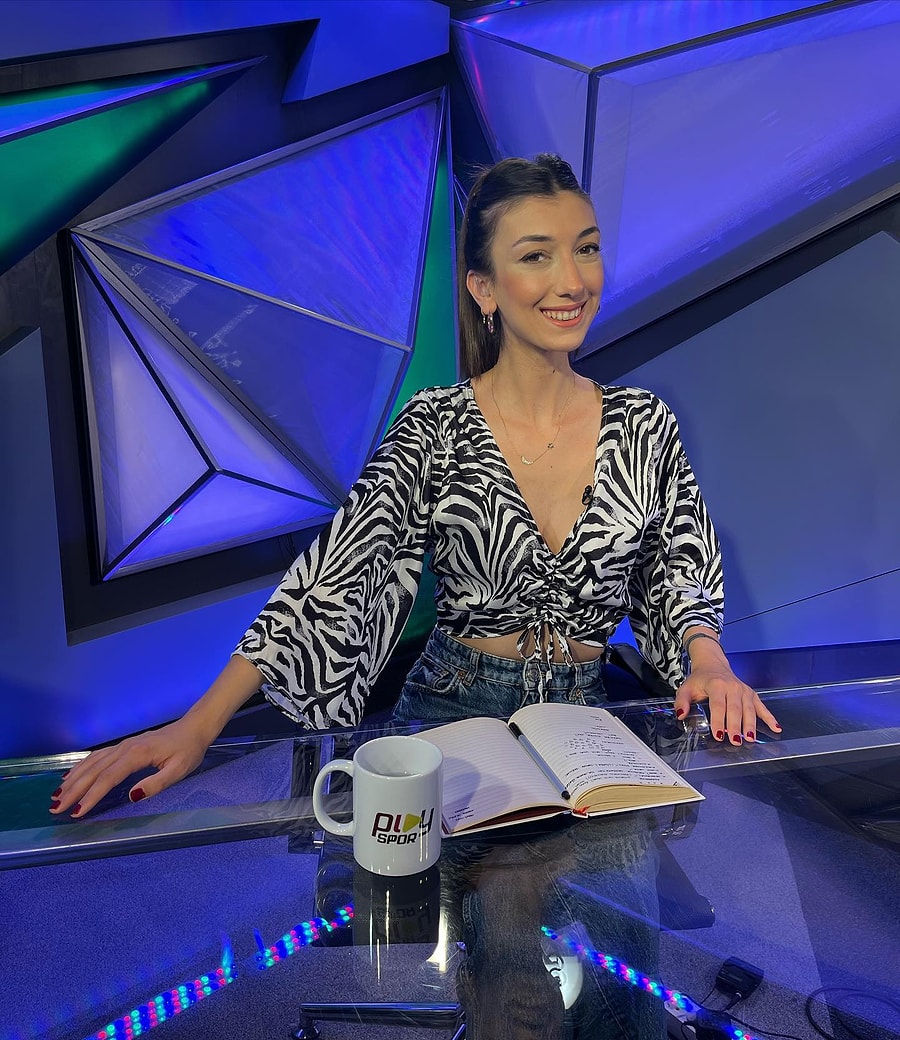 Sosyal Medyada Gündem Oldu: Gazeteci Beril Böke'den Ali Koç'u ...